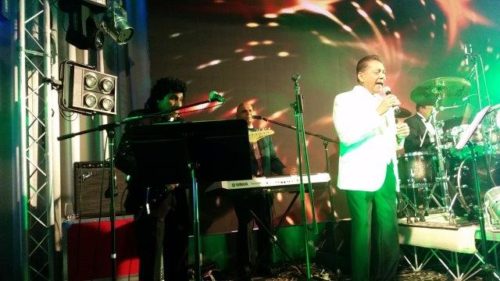 Legendary singer Desmond de Silva passes away - eLanka