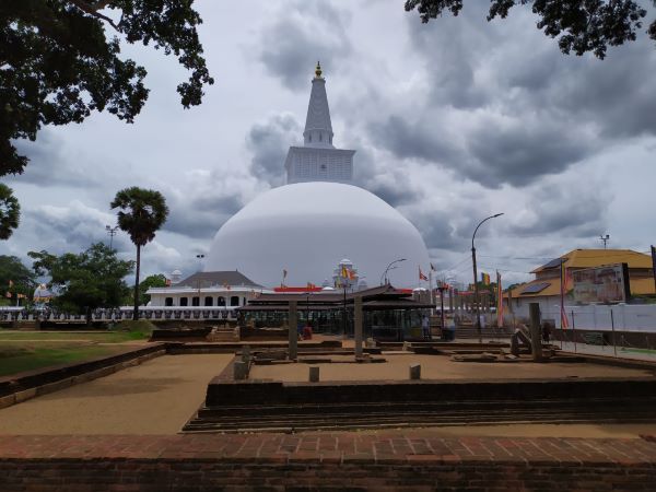 “The Gracious Villager” who lavishly donated Rupees two hundred and a ...